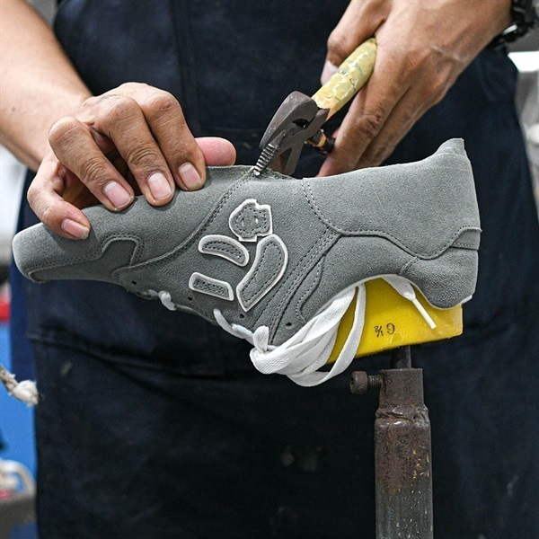 にゅ～ず『STEEL BLUE』 | SANGACIO